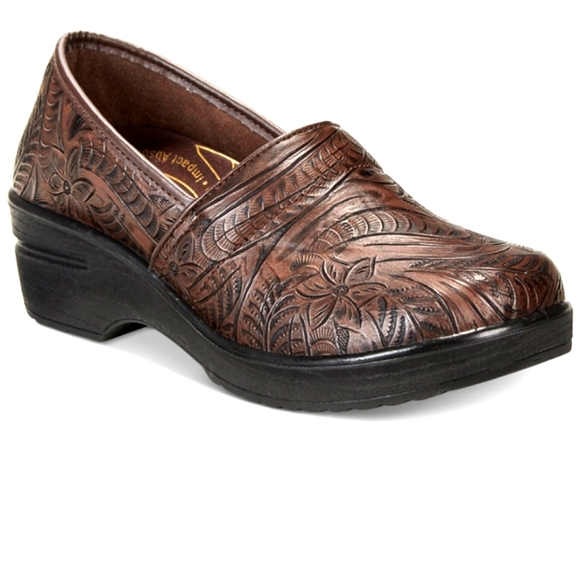 easy street | Shoes | Easy Works By Lyndee Slip Resistant Clogs | Poshmark